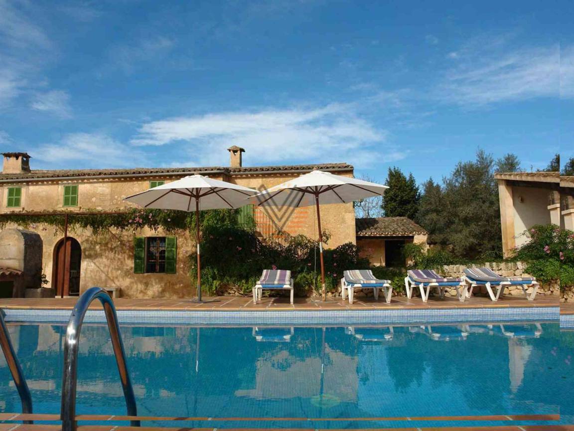 200 M² Cottage ∙ 4 Bedrooms ∙ 8 Guests - Mallorca