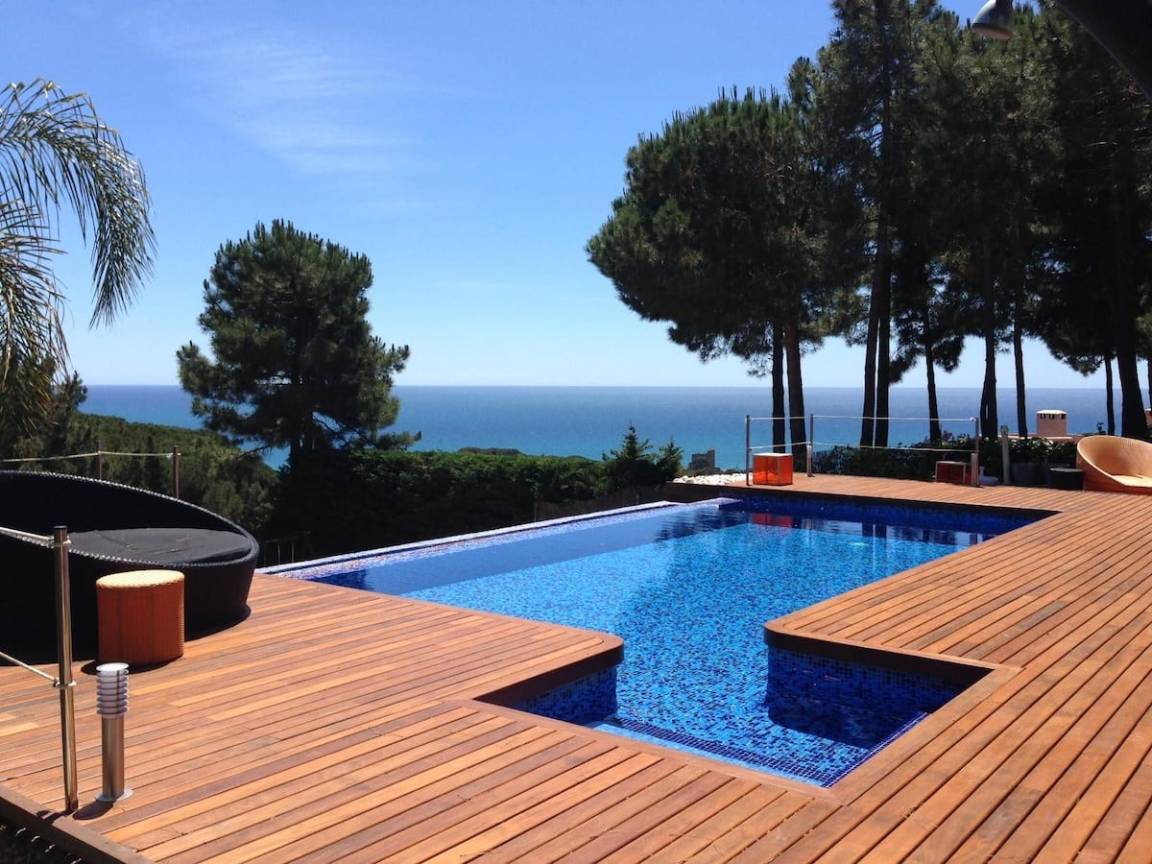 200 M² Villa ∙ 4 Bedrooms ∙ 8 Guests - Canet de Mar