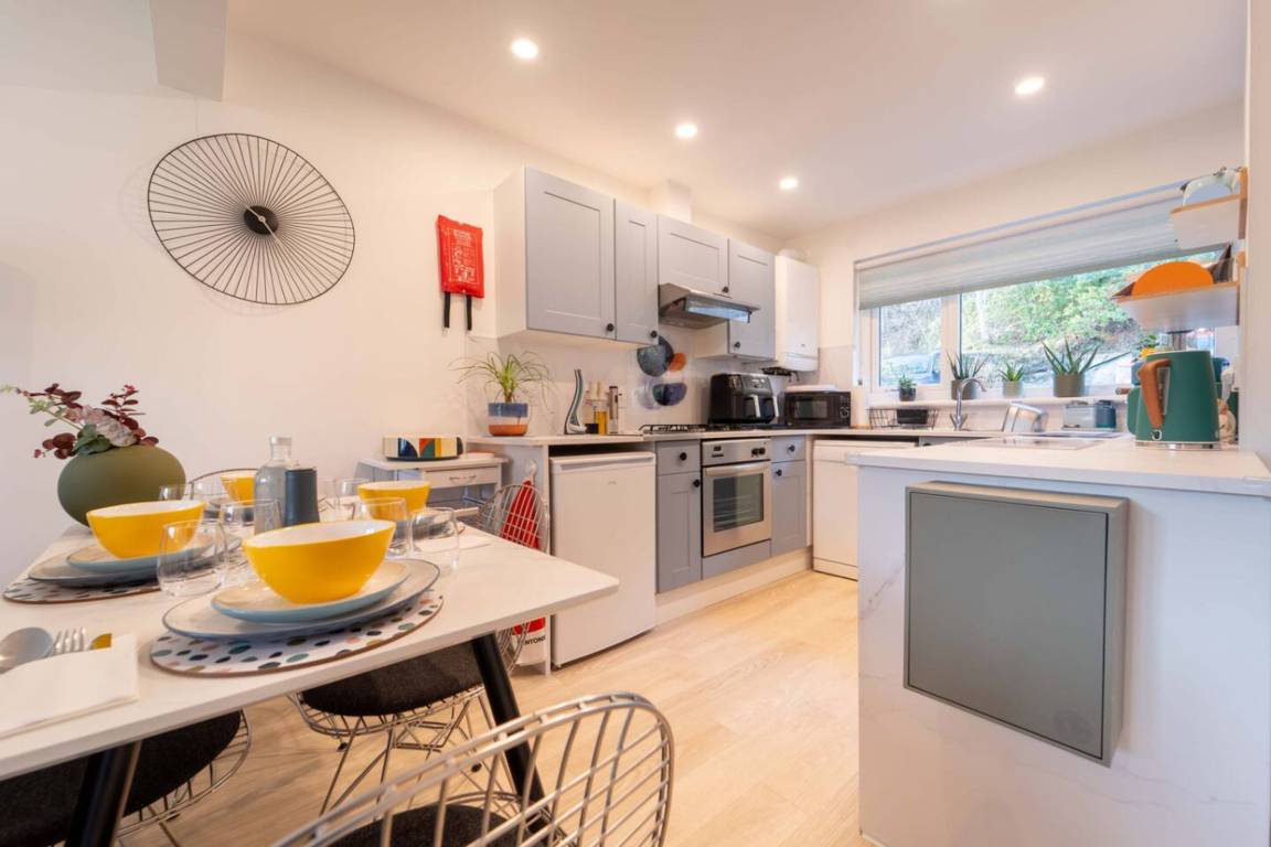 Apartment ∙ 2 Bedrooms ∙ 4 Guests - Glencoe
