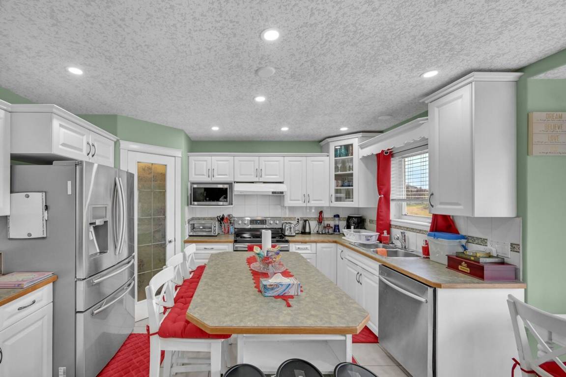 222 M² House ∙ 5 Bedrooms ∙ 10 Guests - Calgary