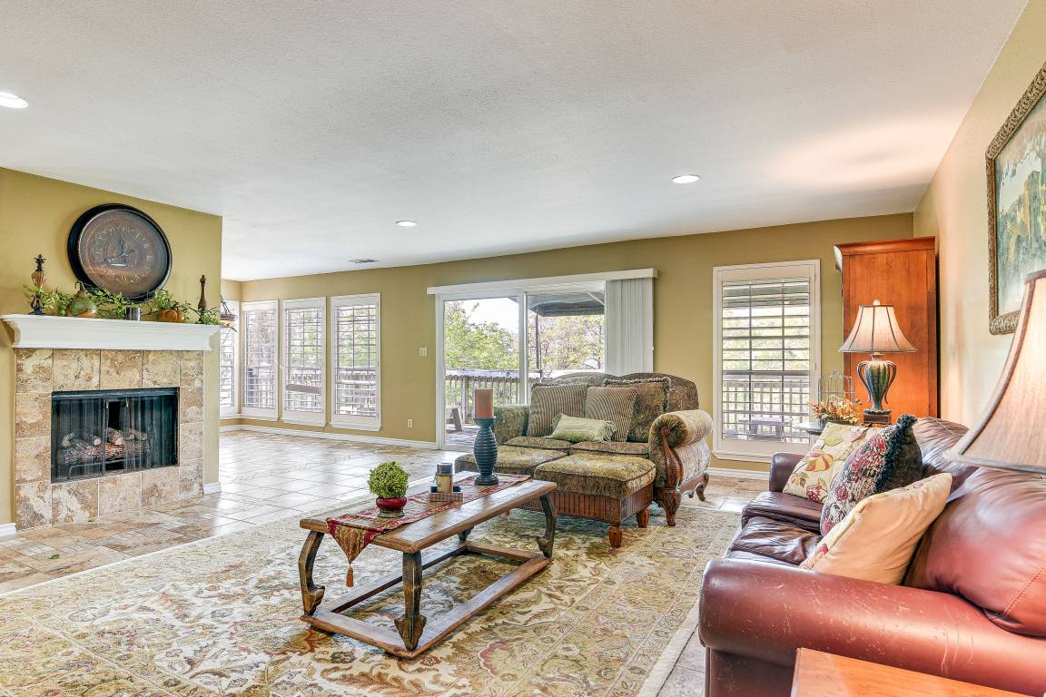 380 M² House ∙ 3 Bedrooms ∙ 5 Guests - League City, TX