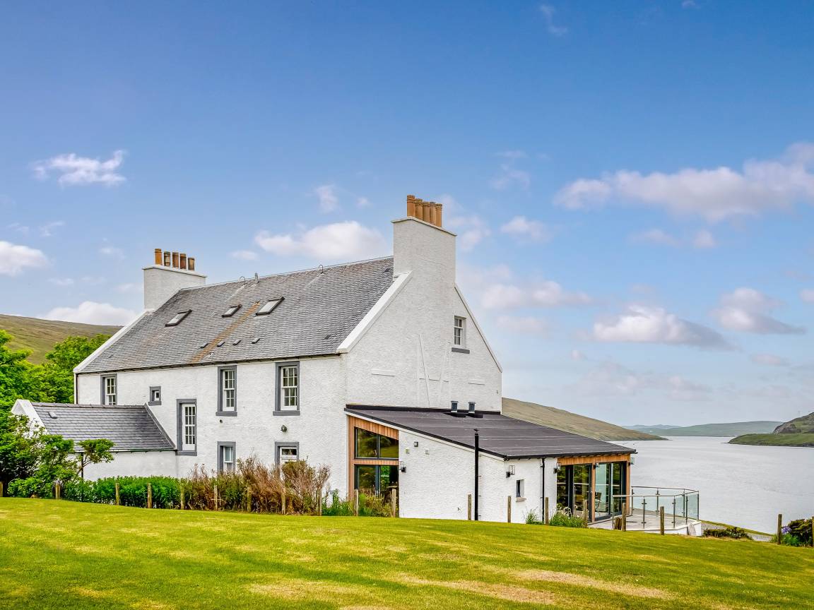 Cottage ∙ 7 Bedrooms ∙ 15 Guests - Scotland
