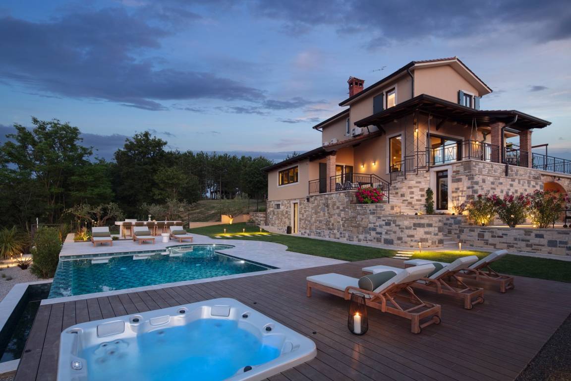 300 M² Villa ∙ 3 Chambres ∙ 6 Personnes - Motovun