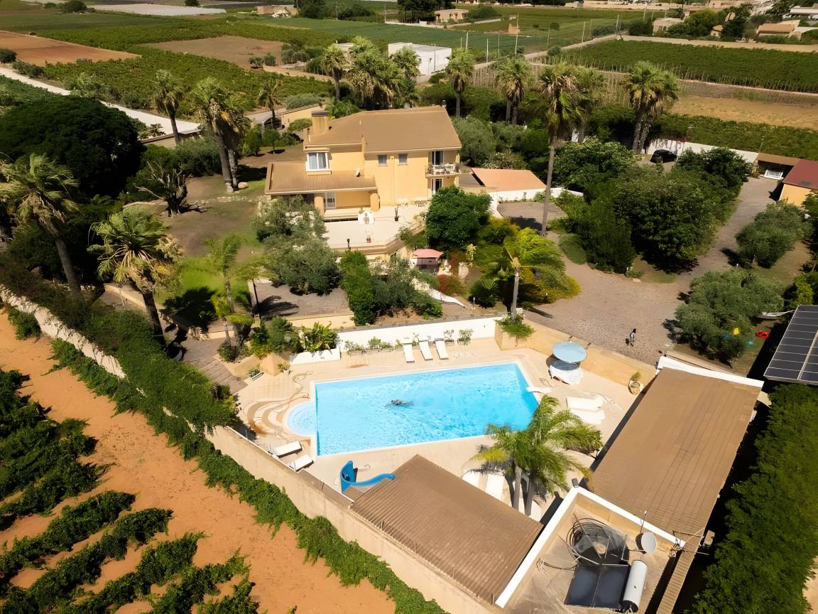 250 M² Villa ∙ 5 Schlafzimmer ∙ 10 Gäste - Marsala