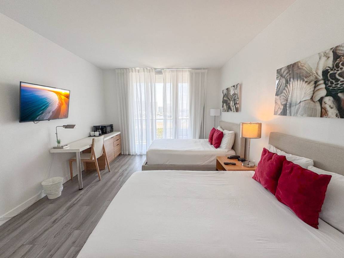 357 M² Apartment ∙ 1 Bedroom ∙ 4 Guests - Hallandale Beach, FL
