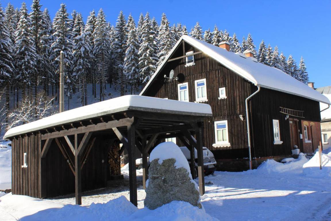 160 M² Ferienhaus ∙ 6 Schlafzimmer ∙ 12 Gäste - Klingenthal