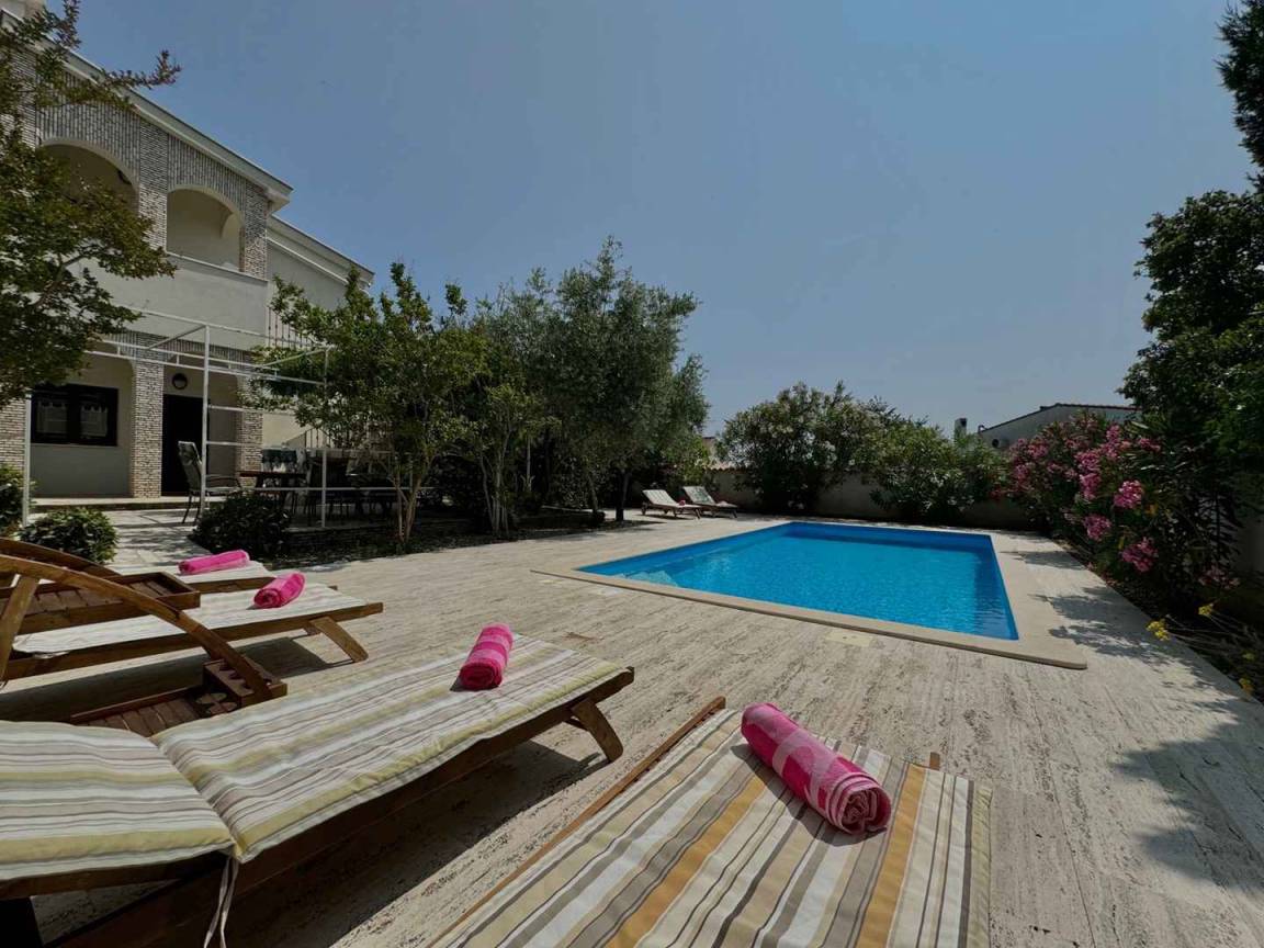 110 M² Apartment ∙ 3 Bedrooms ∙ 6 Guests - Krk