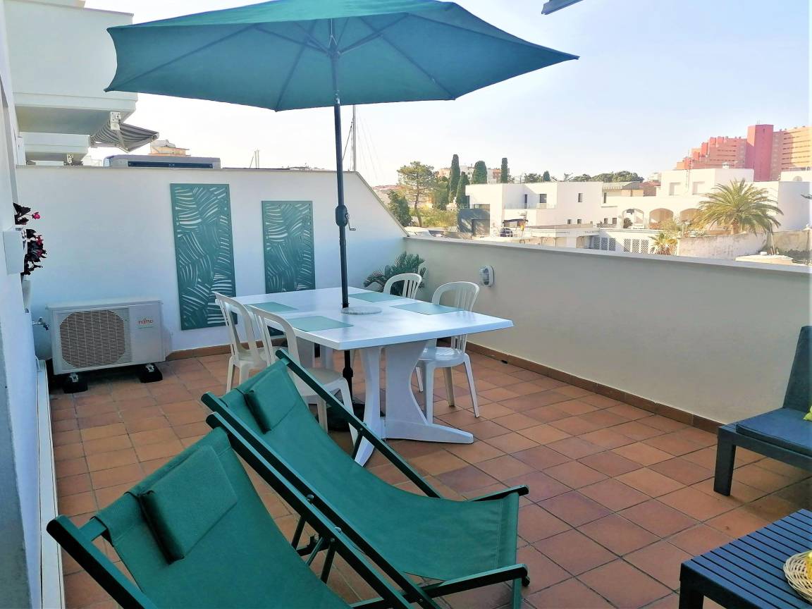 55 M² Apartamento ∙ 2 Quartos ∙ 4 Hóspedes - Roses