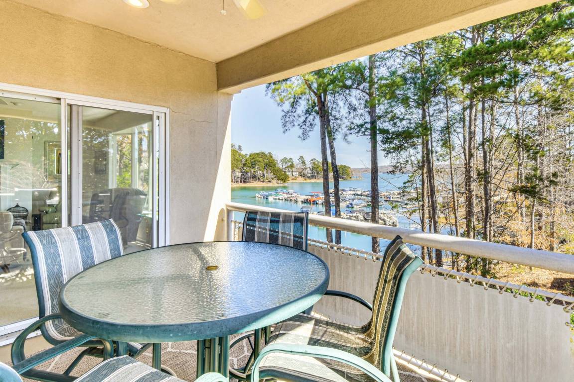 134 M² Apartment ∙ 2 Bedrooms ∙ 4 Guests - Lake Hartwell