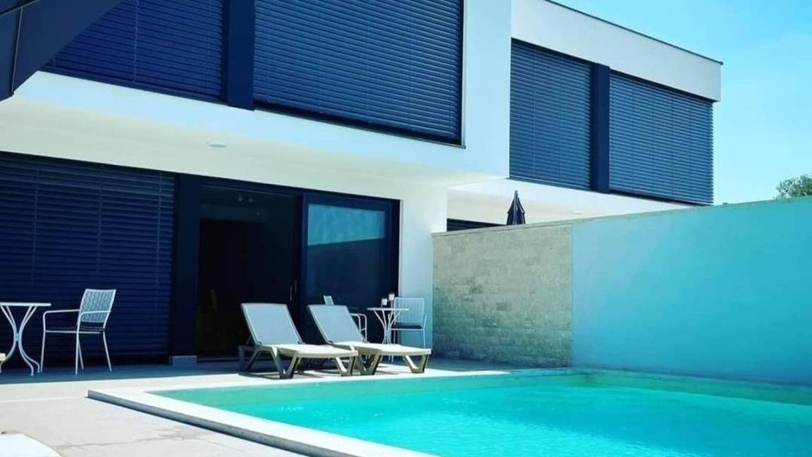 180 M² House ∙ 4 Bedrooms ∙ 8 Guests - Koper