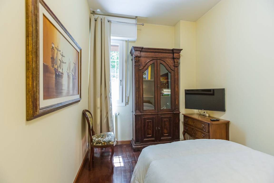 150 M² Apartamento ∙ 3 Habitaciones ∙ 4 Huéspedes - Bolonia