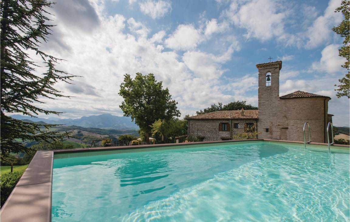 200 M² House ∙ 6 Bedrooms ∙ 10 Guests - Pergola