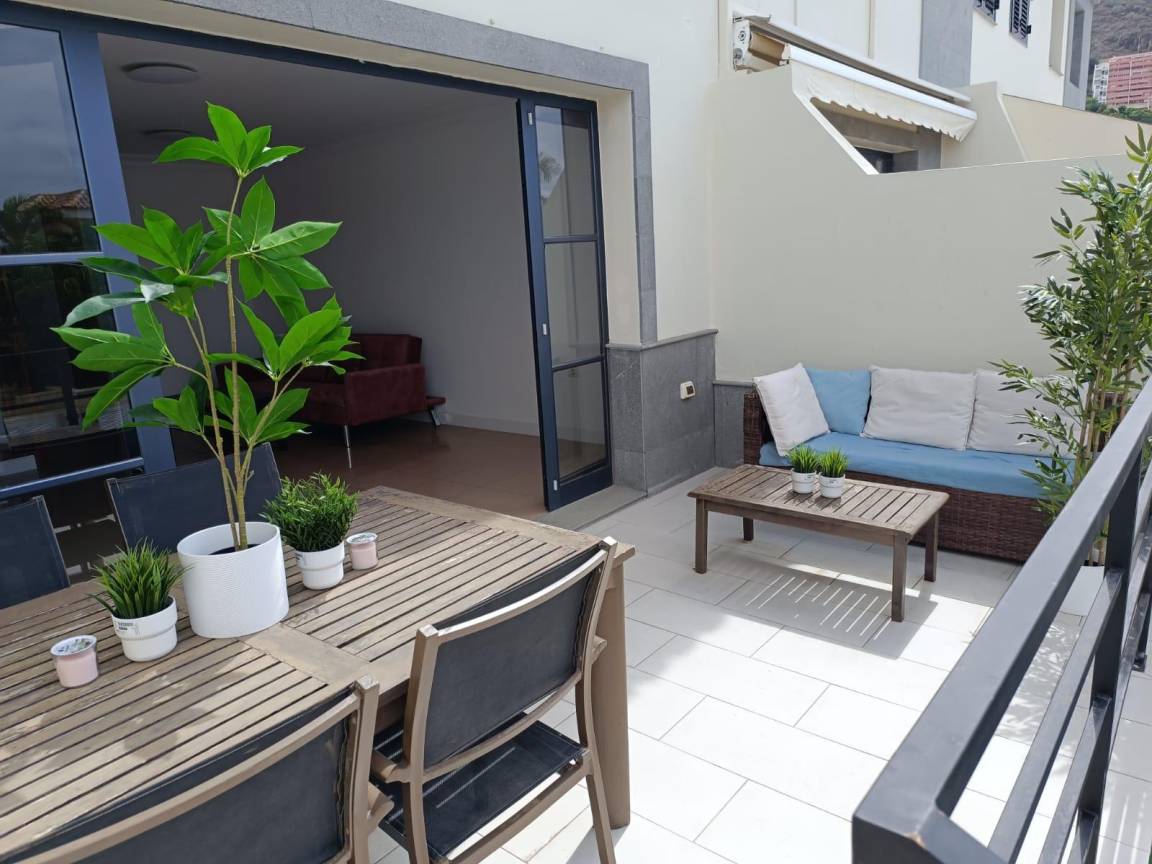 150 M² Villa ∙ 4 Bedrooms ∙ 6 Guests - Costa Adeje