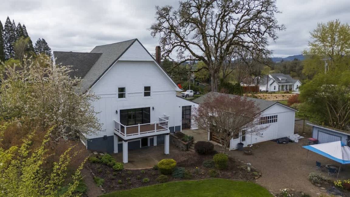 524 M² House ∙ 5 Bedrooms ∙ 12 Guests - Carlton, OR