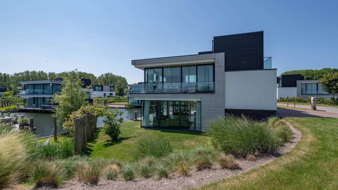 180 M² Villa ∙ 4 Slaapkamers ∙ 8 Gasten - Vrouwenpolder