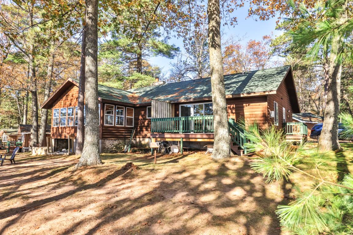Cabin ∙ 2 Bedrooms ∙ 4 Guests - St. Germain, WI