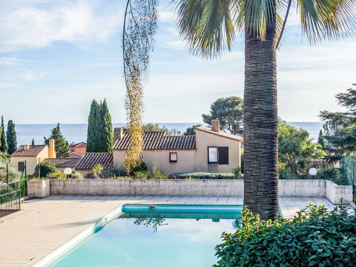 30 M² Appartement ∙ 1 Chambre ∙ 2 Personnes - Calanque du Mugel