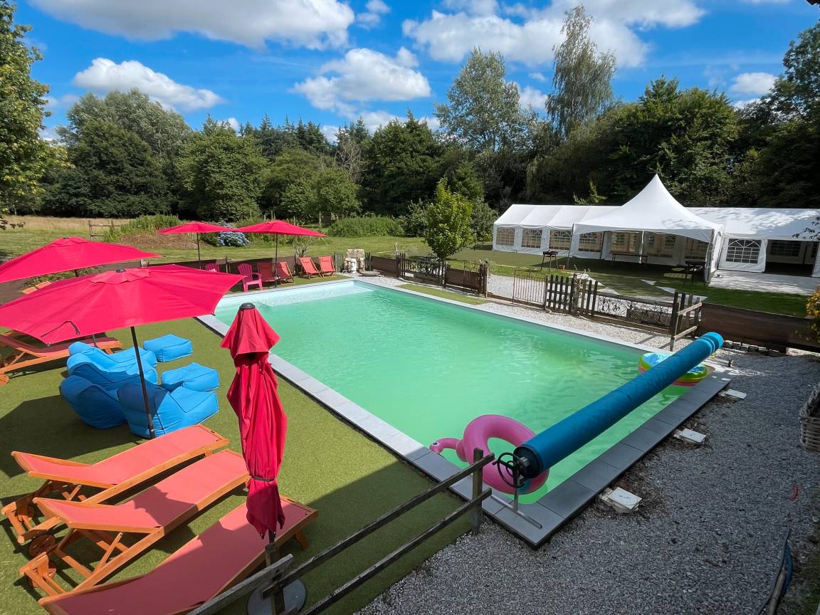 395 M² Finca ∙ 11 Bedrooms ∙ 29 Guests - Pontivy