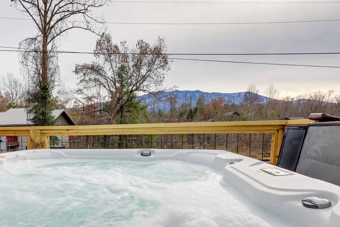 185 M² House ∙ 3 Bedrooms ∙ 9 Guests - Gatlinburg, TN