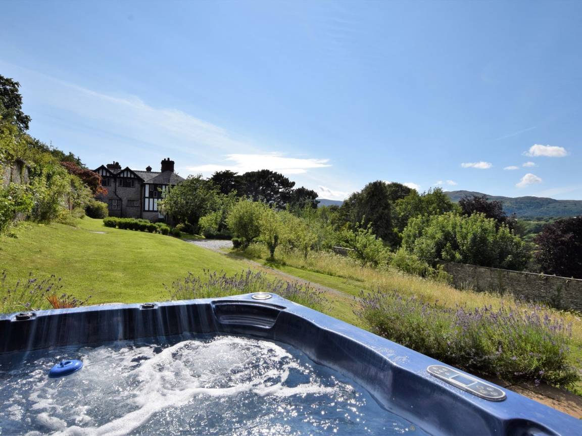 Cottage ∙ 4 Bedrooms ∙ 8 Guests - Conwy