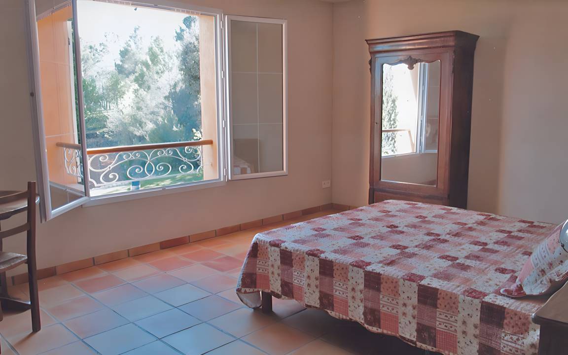 42 M² Bed And Breakfast ∙ 2 Bedrooms ∙ 5 Guests - Brignoles