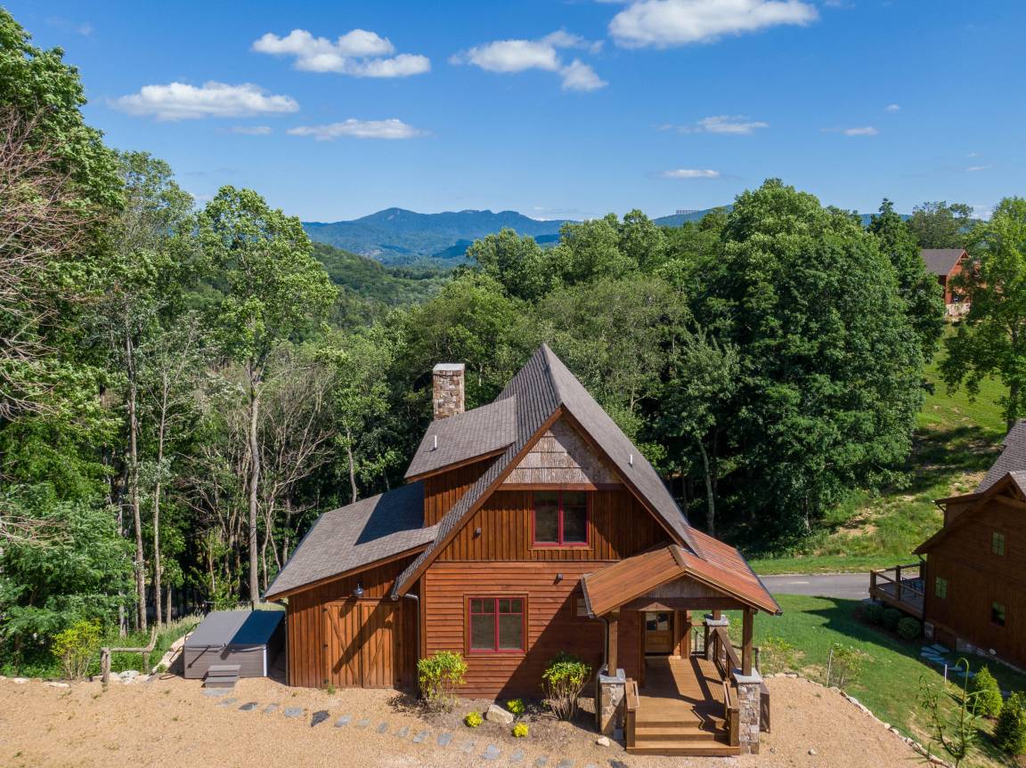 House ∙ 2 Bedrooms ∙ 6 Guests - Beech Mountain, NC