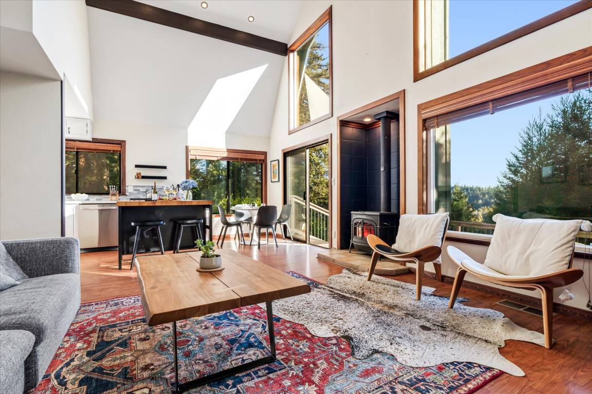 102 M² House ∙ 3 Bedrooms ∙ 4 Guests - Jenner, CA