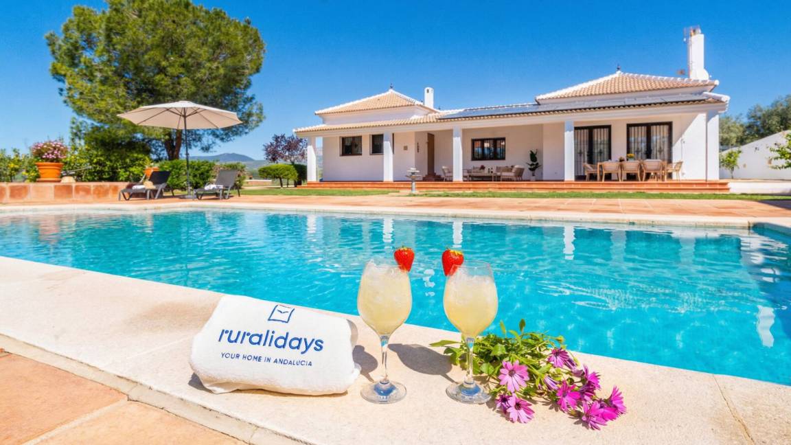 160 M² Maison De Vacances ∙ 4 Chambres ∙ 8 Personnes - Casabermeja