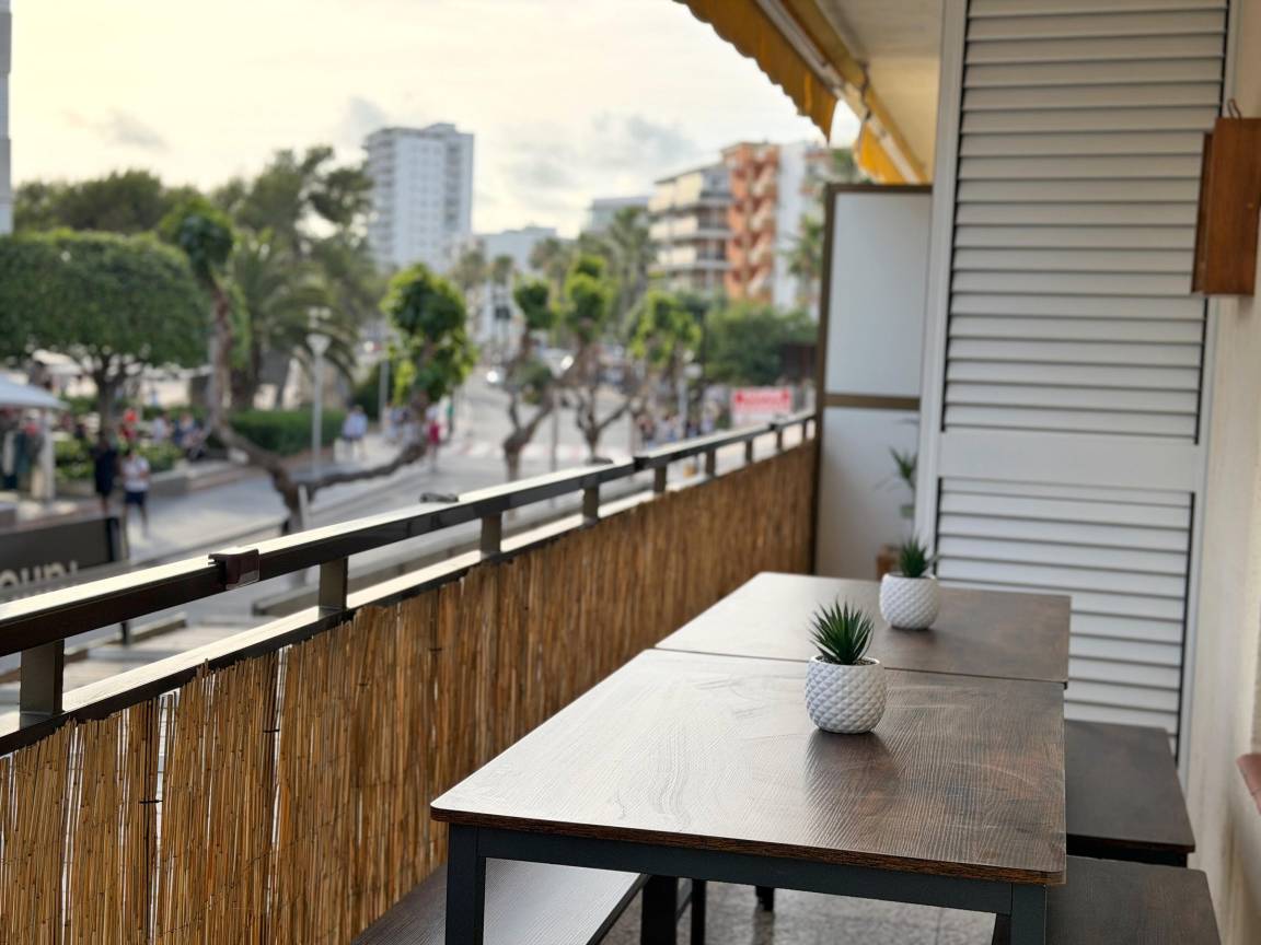 91 M² Appartement ∙ 4 Chambres ∙ 8 Personnes - Salou