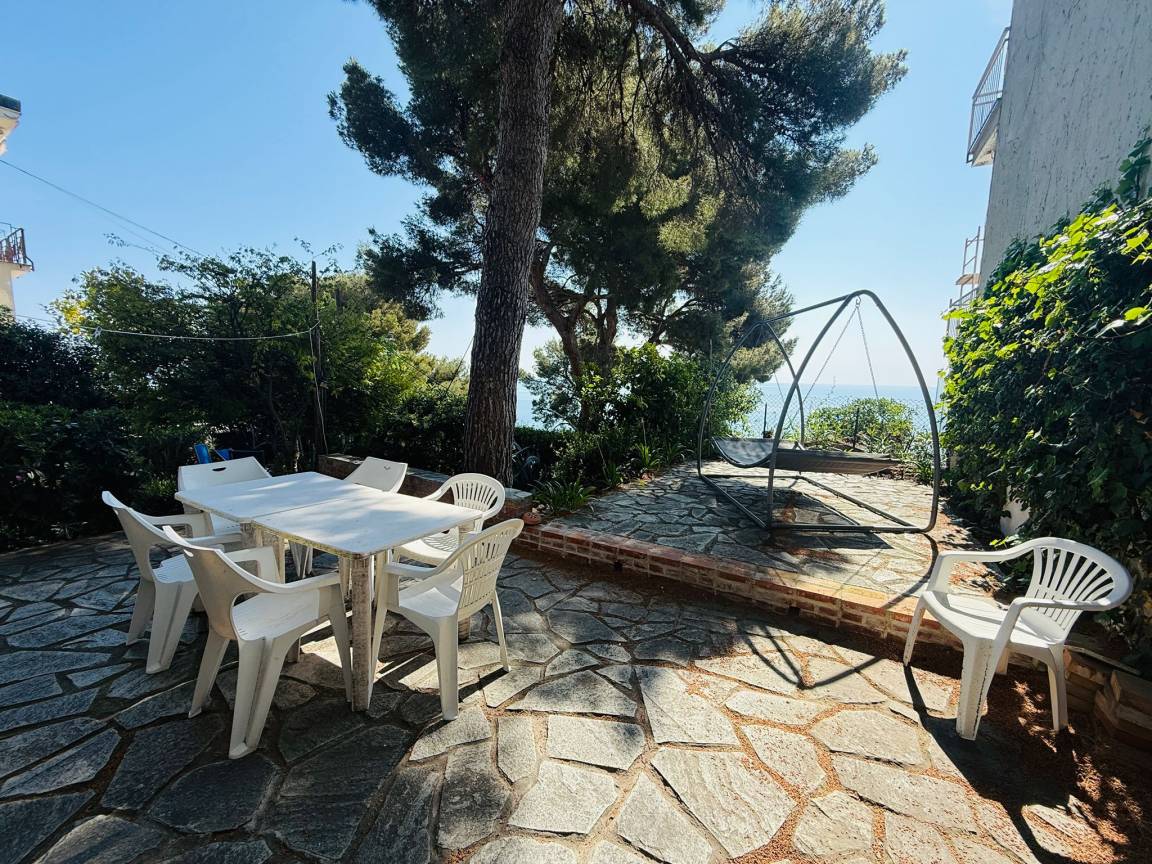 100 M² Villa ∙ 2 Schlafzimmer ∙ 6 Gäste - Laigueglia