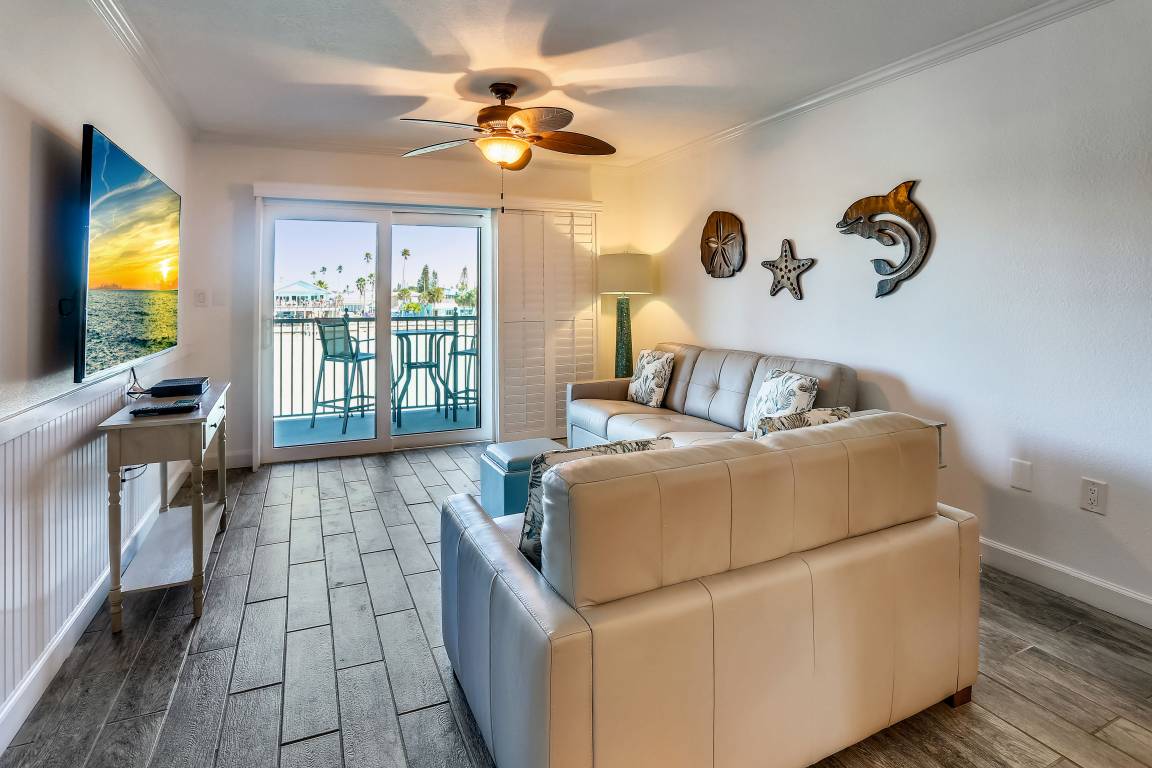102 M² Condo ∙ 2 Bedrooms ∙ 4 Guests - St. Pete Beach, FL
