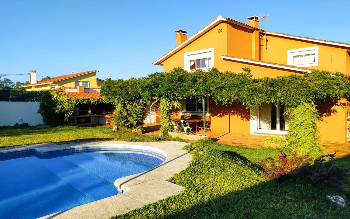 150 M² Villa ∙ 3 Bedrooms ∙ 6 Guests - Galicia