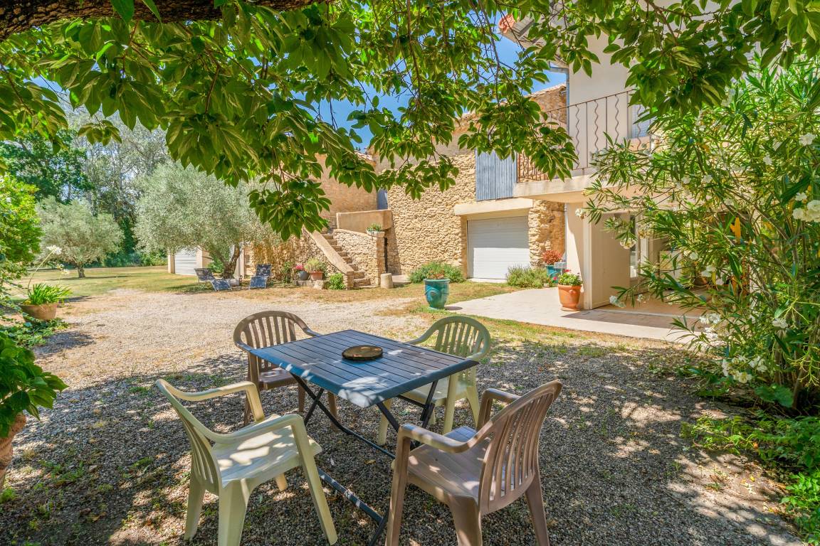 100 M² Appartement ∙ 2 Chambres ∙ 5 Personnes - Mornas