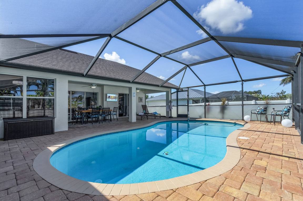 218 M² House ∙ 4 Bedrooms ∙ 10 Guests - Cape Coral, FL