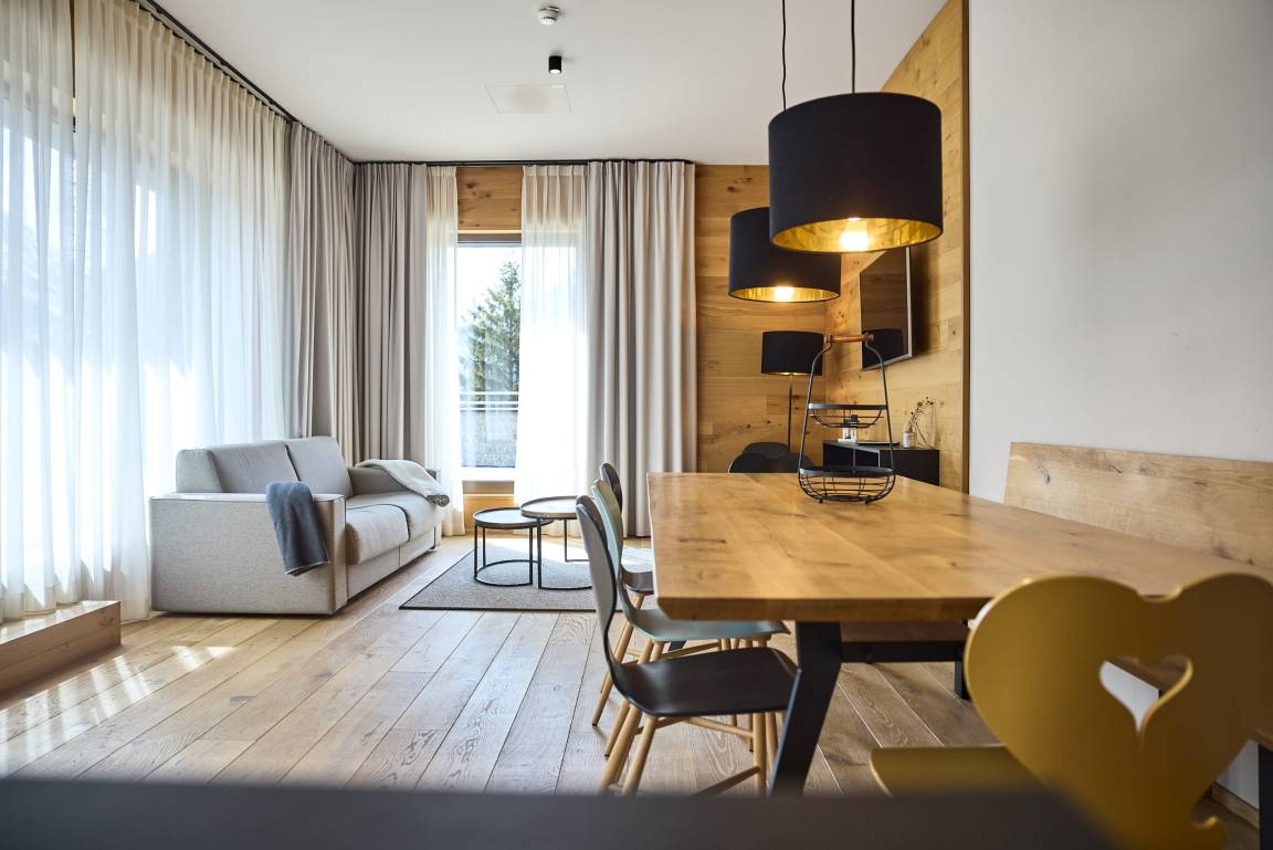121 M² Ferienwohnung ∙ 3 Schlafzimmer ∙ 10 Gäste - Lech