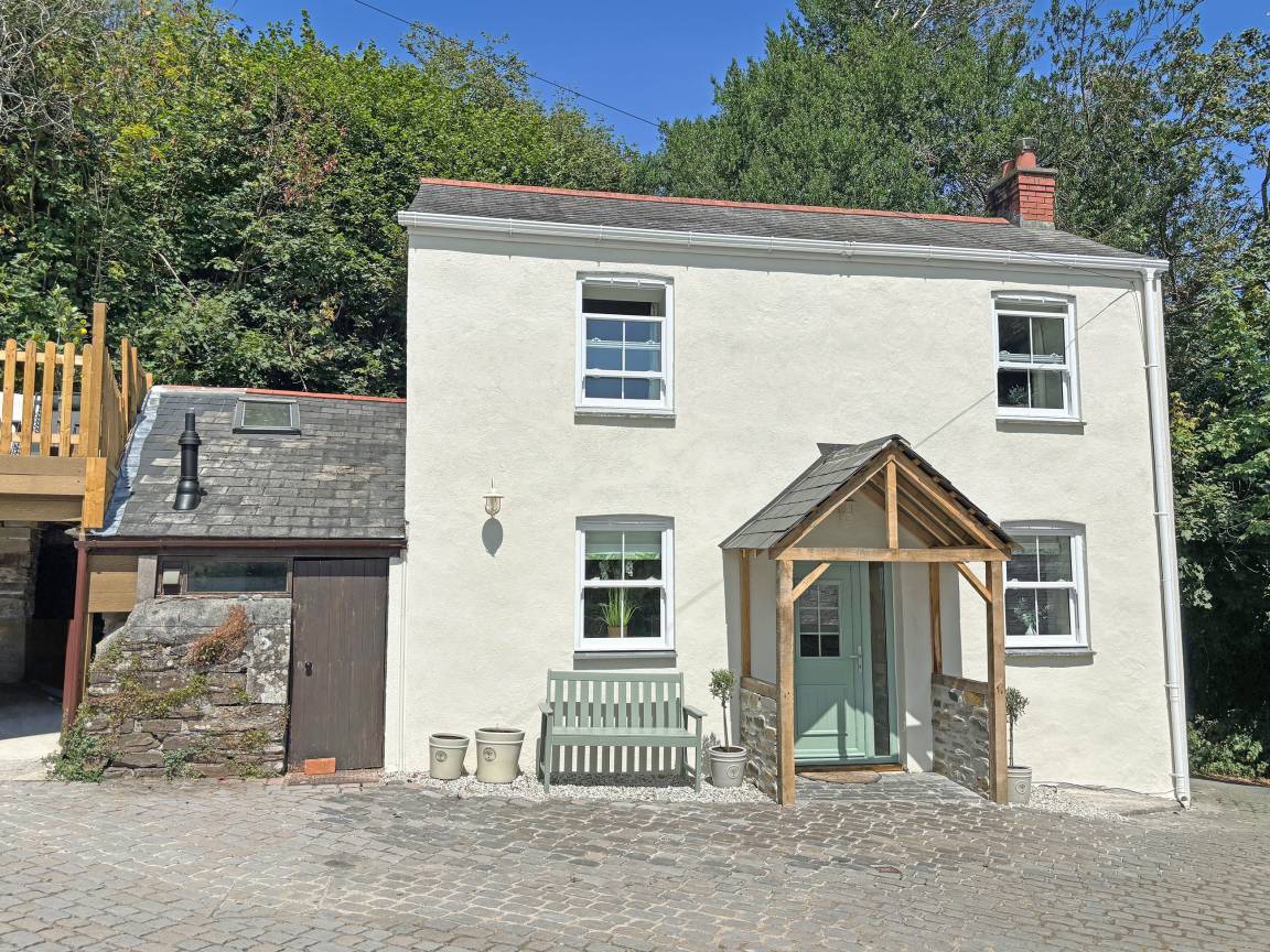 Cottage ∙ 2 Bedrooms ∙ 4 Guests - St Austell