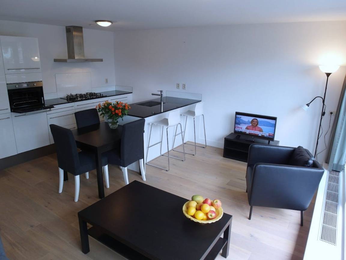 74 M² Apartment ∙ 3 Bedrooms ∙ 3 Guests - Rotterdam