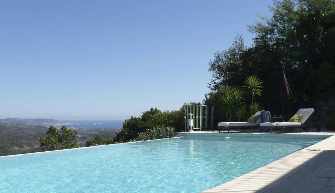 220 M² Ferienhaus ∙ 5 Schlafzimmer ∙ 10 Gäste - Fayence