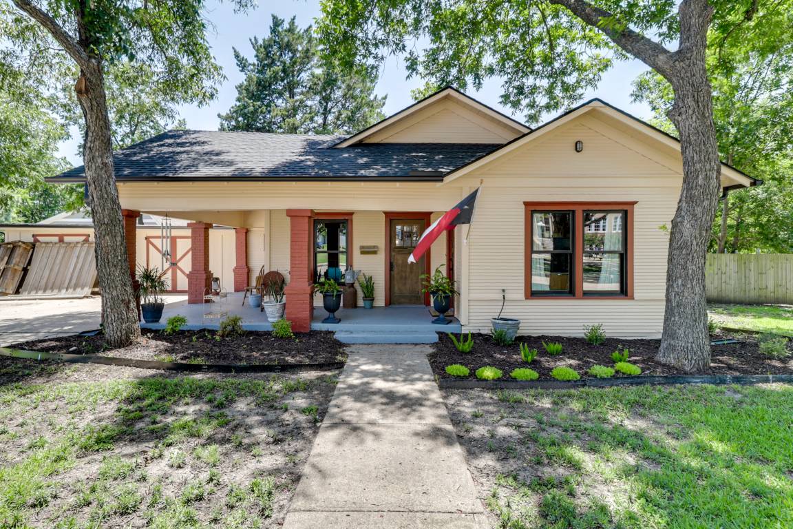136 M² House ∙ 2 Bedrooms ∙ 5 Guests - Waxahachie, TX