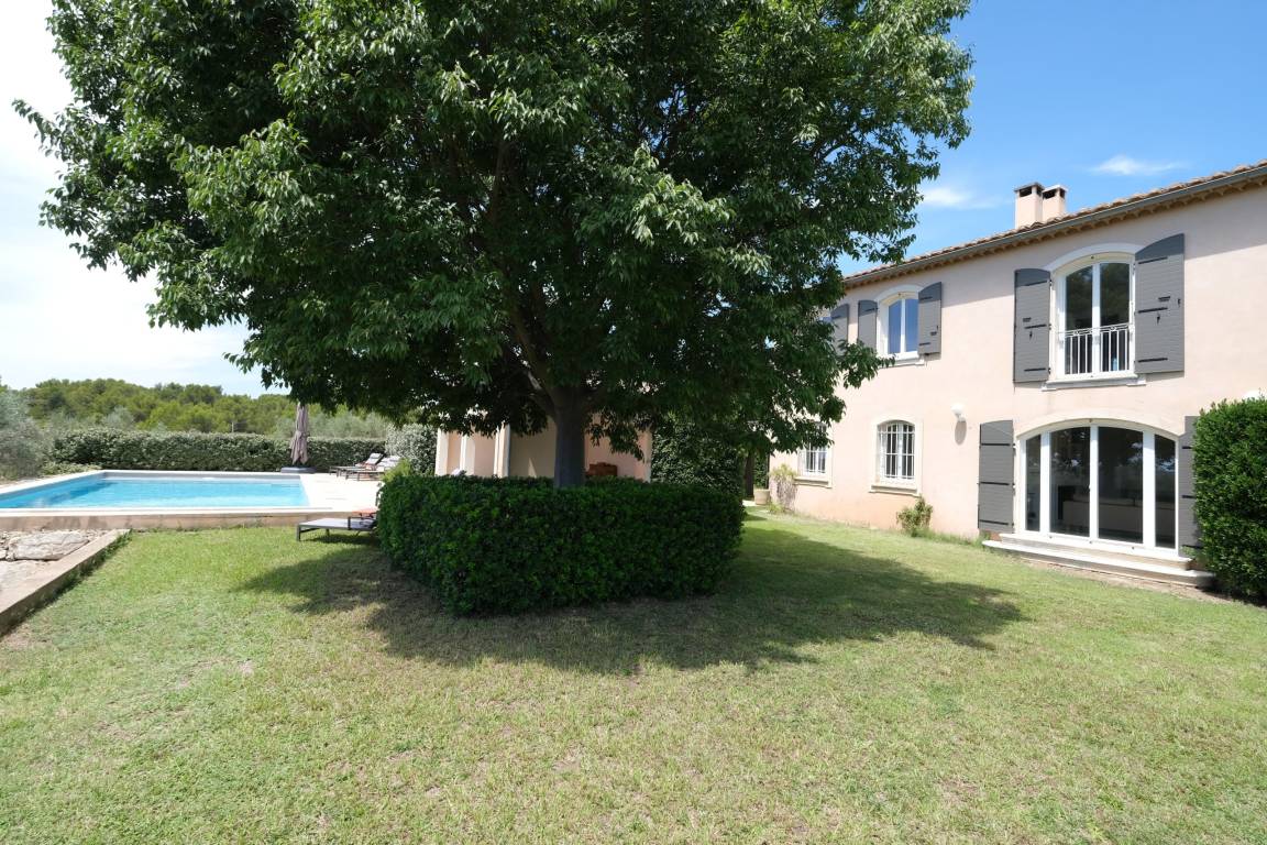 Villa ∙ 6 Bedrooms ∙ 12 Guests - Maussane-les-Alpilles