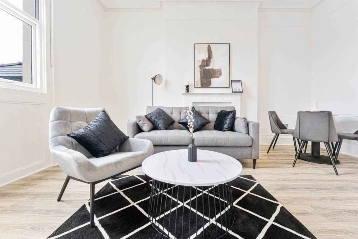 Apartment ∙ 2 Bedrooms ∙ 4 Guests - Cheltenham