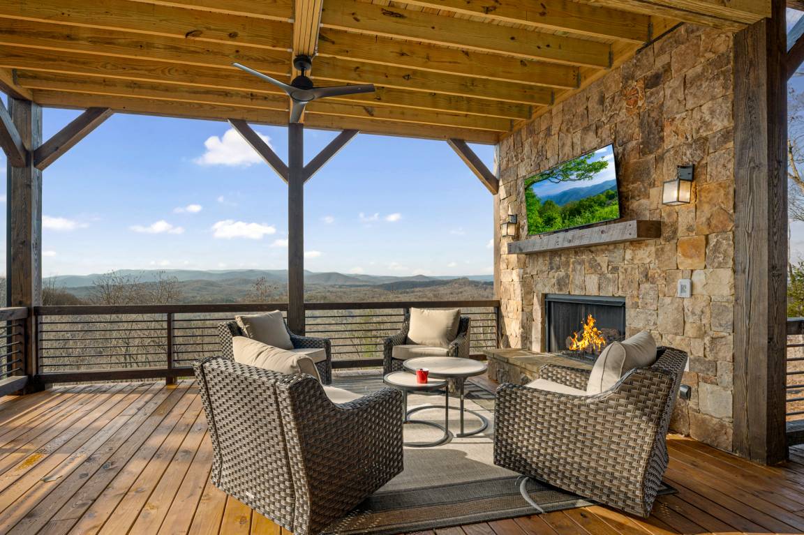 418 M² Cabin ∙ 8 Bedrooms ∙ 20 Guests - Blue Ridge, GA