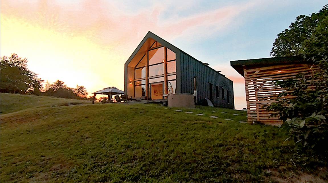 240 평방 미터 샬레 (산장) ∙ 침실 5개 ∙ 게스트 12명 - 브란