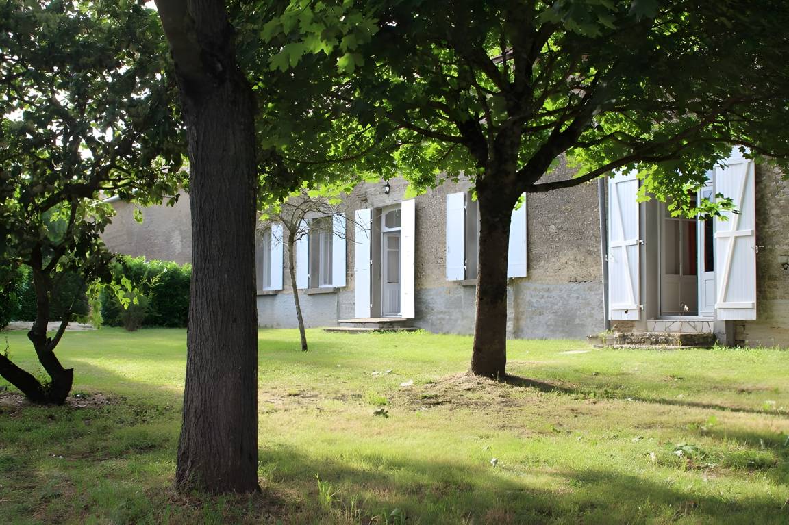 170 M² Cottage ∙ 4 Chambres ∙ 11 Personnes - Charente