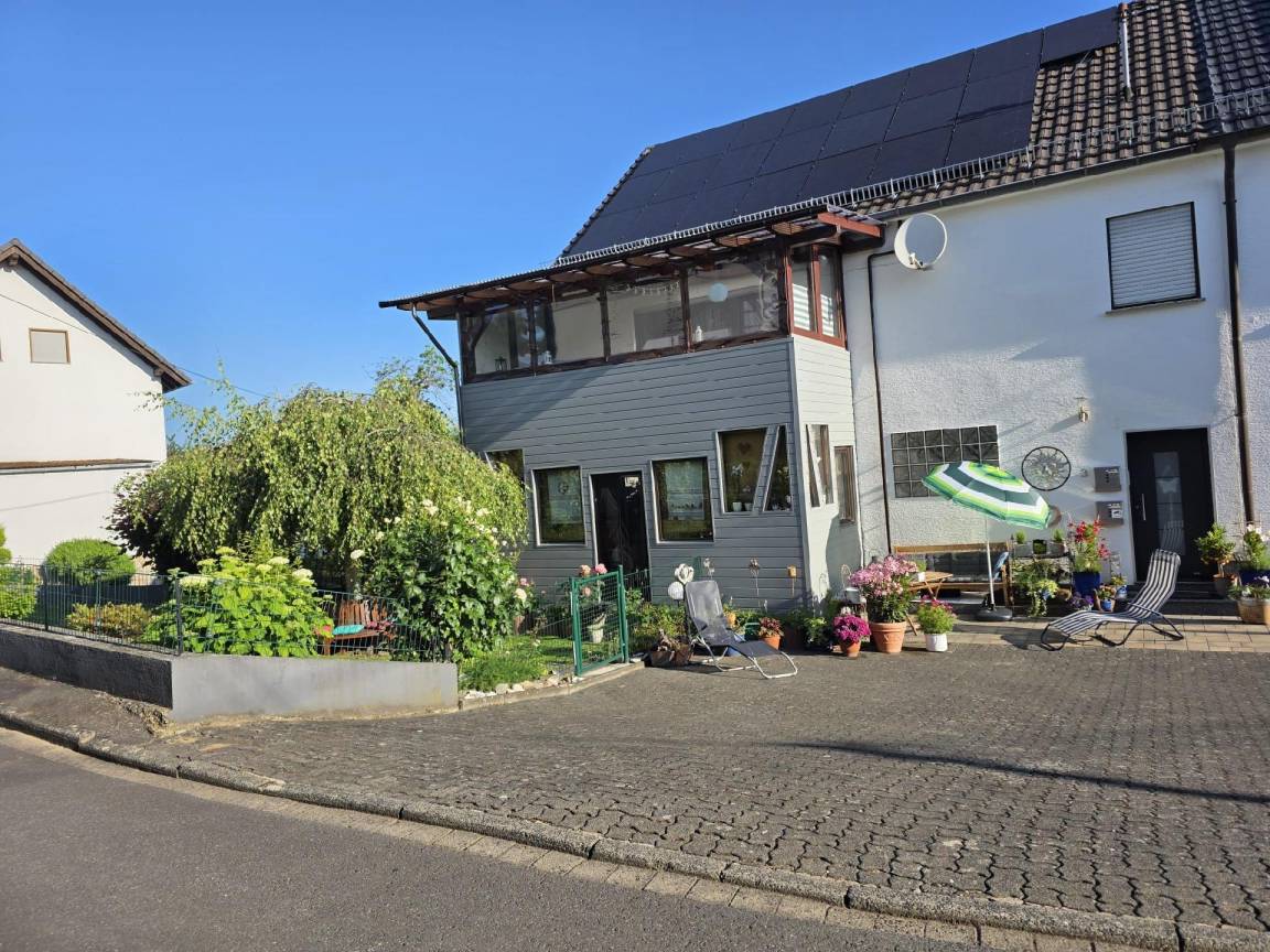 100 M² Ferienwohnung ∙ 2 Schlafzimmer ∙ 5 Gäste - Eitorf
