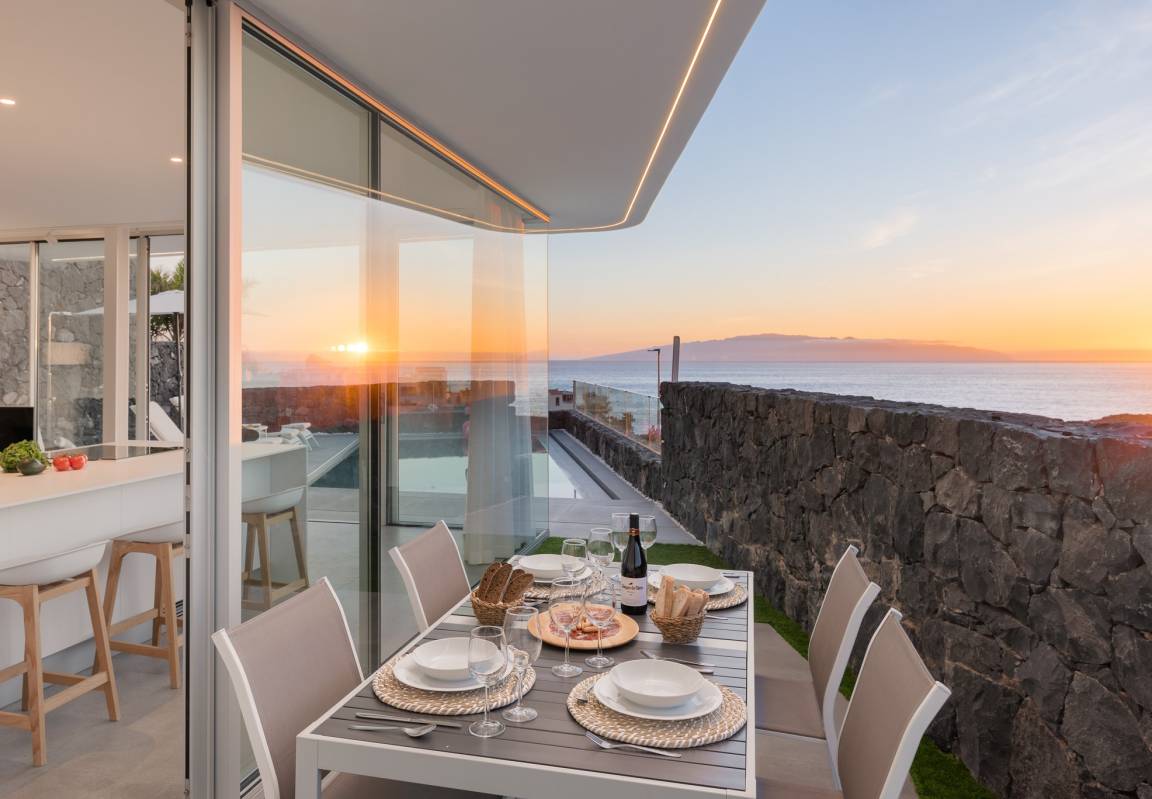 287 M² Villa ∙ 4 Bedrooms ∙ 7 Guests - Adeje