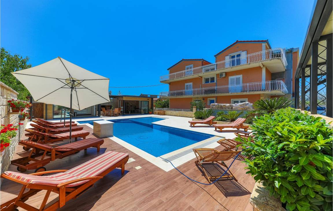 93 M² Apartment ∙ 2 Bedrooms ∙ 5 Guests - Split
