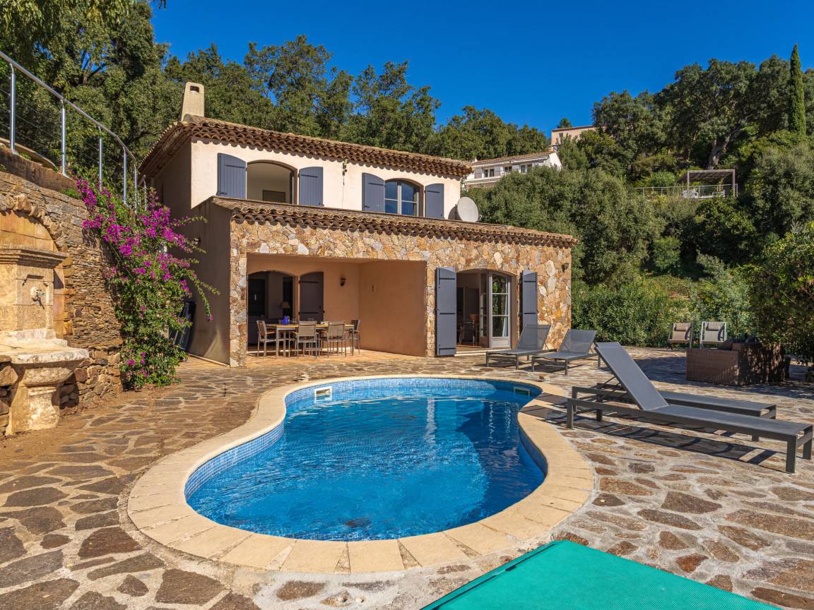 145 M² Maison De Vacances ∙ 4 Chambres ∙ 8 Personnes - Rayol-Canadel-sur-Mer