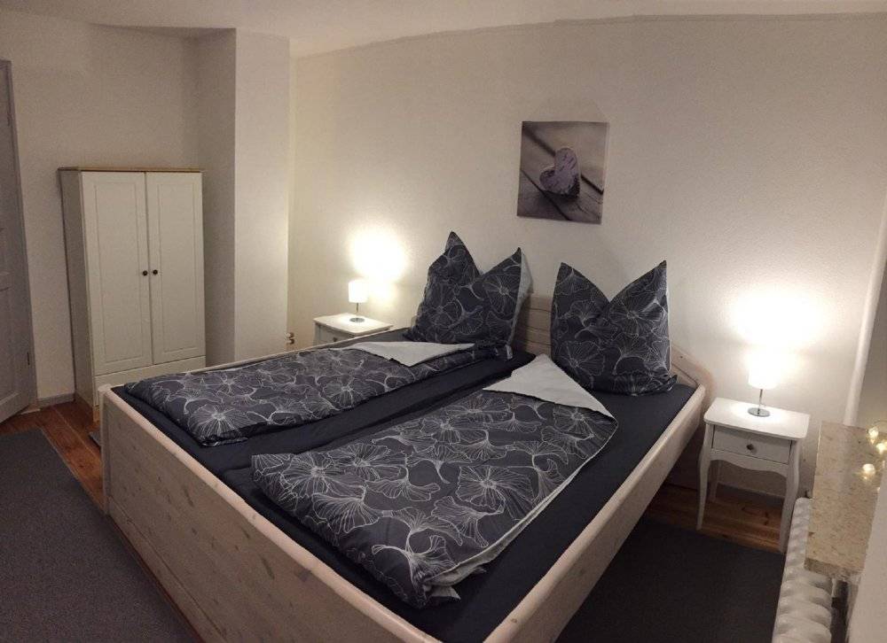 80 M² Ferienwohnung ∙ 2 Schlafzimmer ∙ 5 Gäste - Busdorf