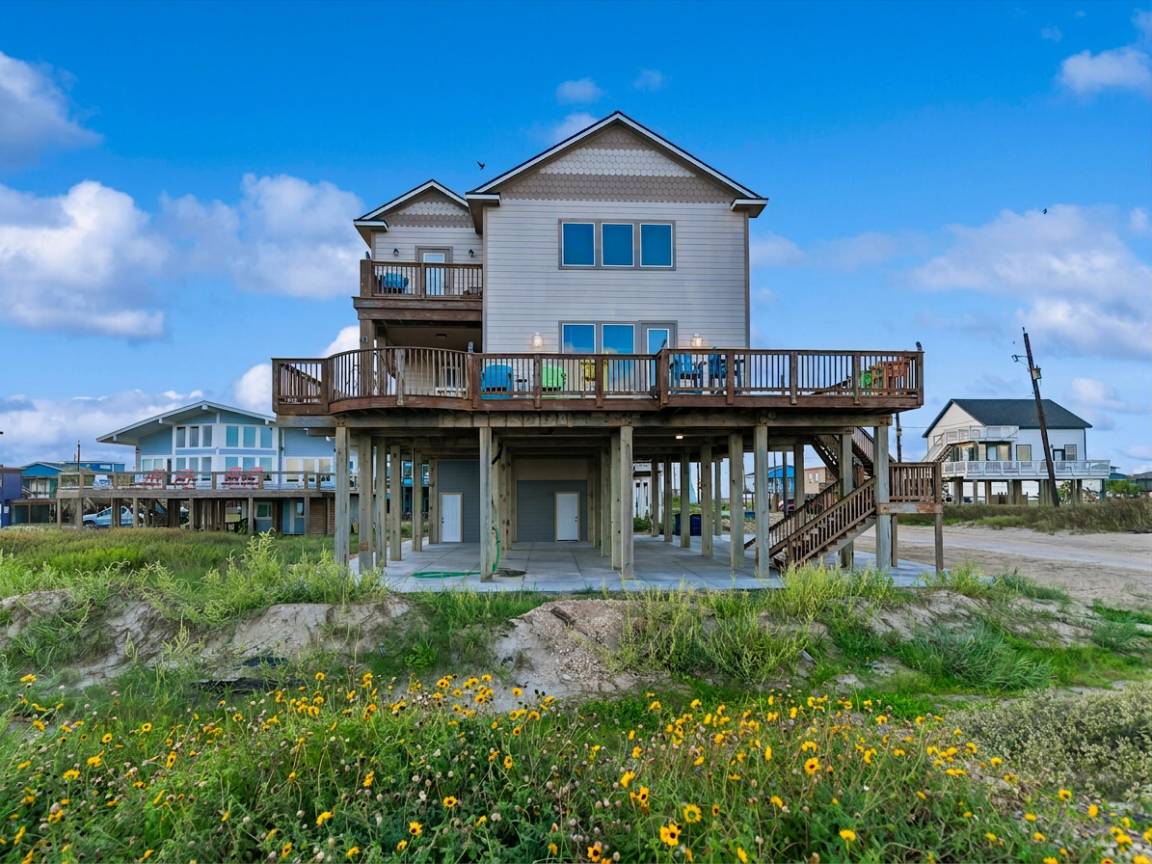 224 M² House ∙ 4 Bedrooms ∙ 15 Guests - Surfside Beach, TX